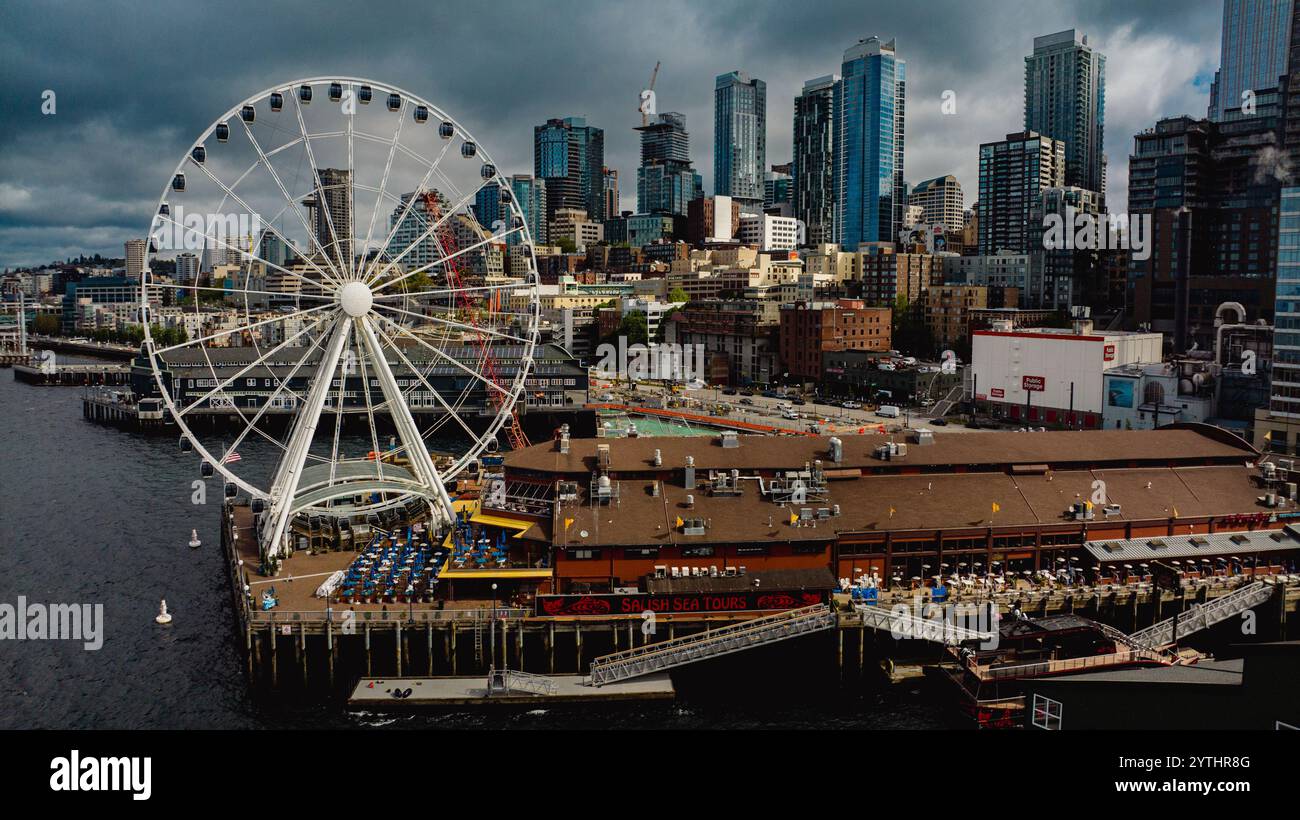 MAY 2024, SEATTLE, WASHINGTON, USA - Seattle Skyline and Space Needle ...