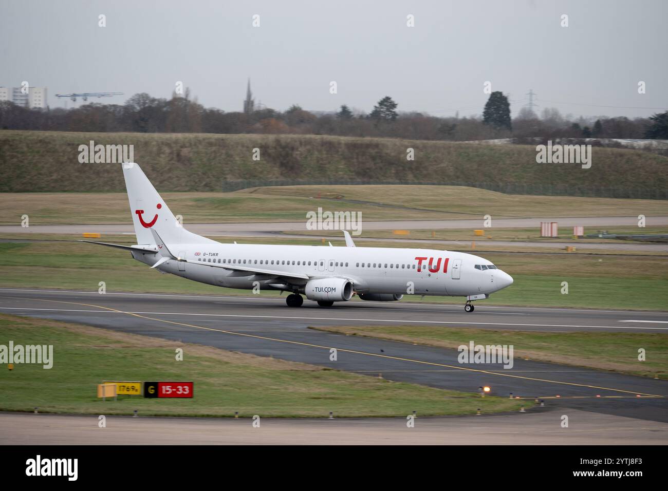 Tui Airways Boeing 737-8K5 landing at Birmingham Airport, UK (G-TUKR ...
