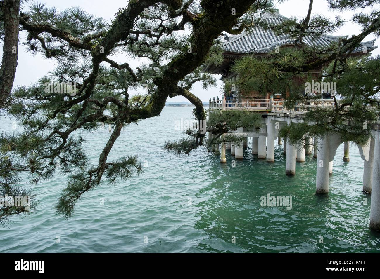 Mangetsu ji Ukimido temple hall floating on Lake Biwa, Buddhist temple ...