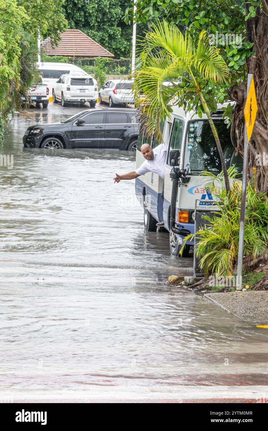 rain / downpour in Punta Cana Dominican Republic thunderstorm weather ...