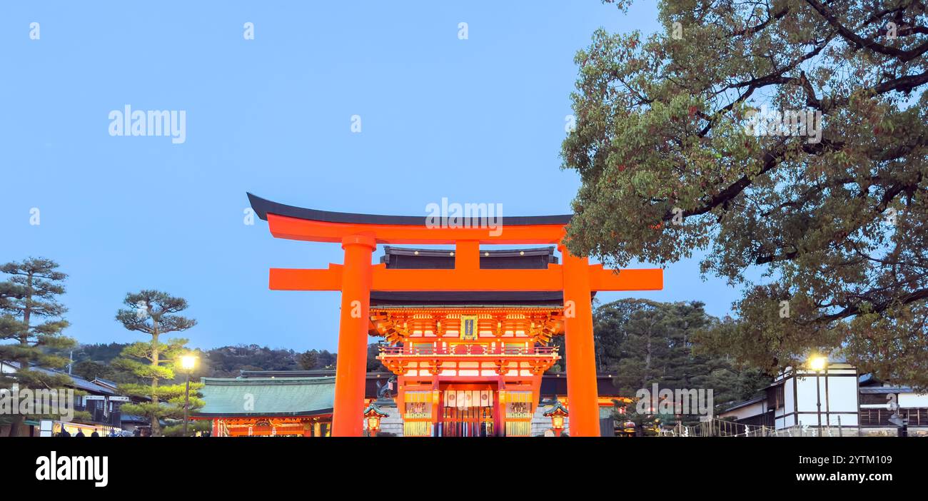 Fushimi Inari taisha in Kyoto, Japan. Torii gate and Traditional ...