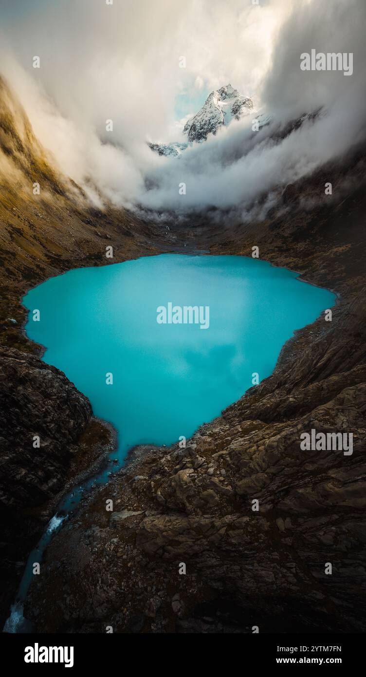 Turquoise lake with mountain hi-res stock photography and images - Alamy