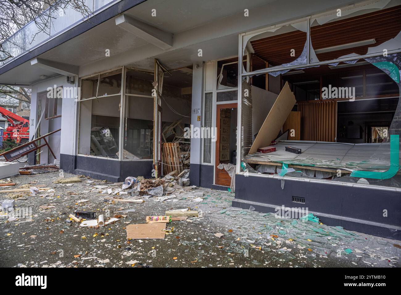 Explosion civil disaster blast bommer detonation explosive hi-res stock ...