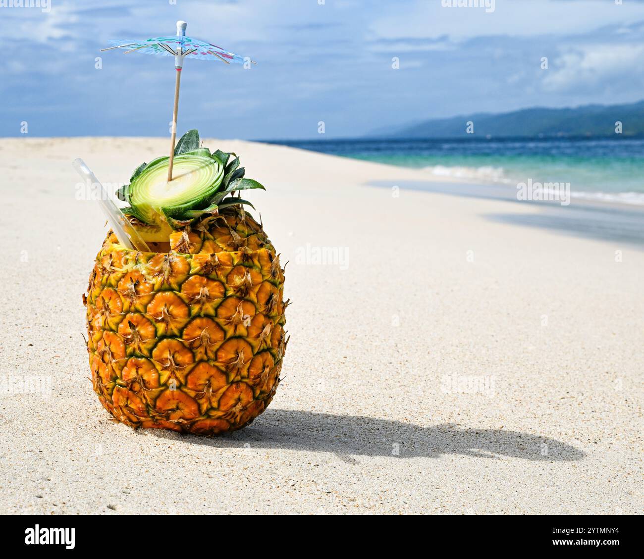 White sand beach paradise hi-res stock photography and images - Alamy
