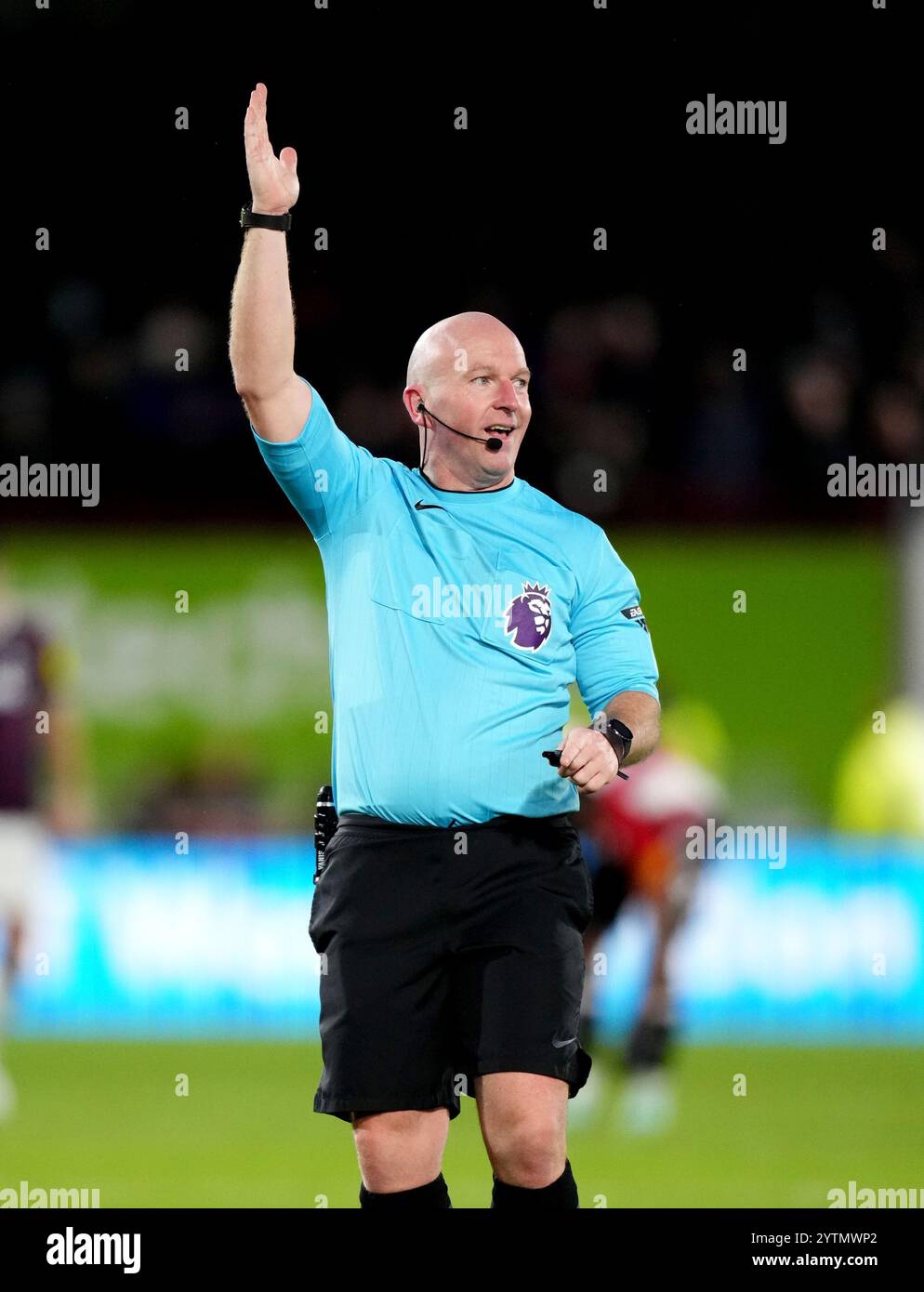 Referee Simon Hooper during the Premier League match at the Gtech ...