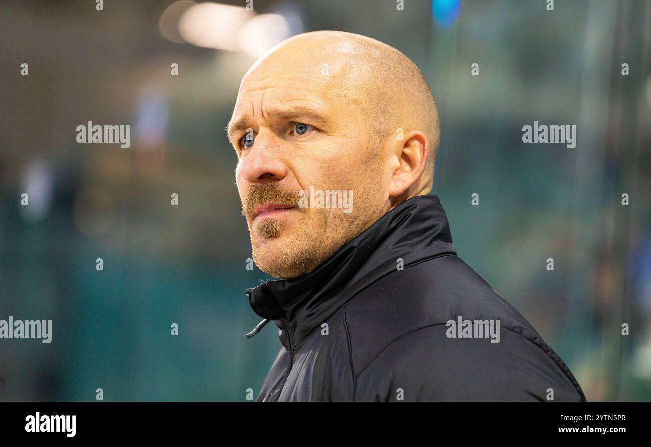 Kloten, Switzerland, 30st Nov 2024: Steve Hirschi, assistant coach SCL ...