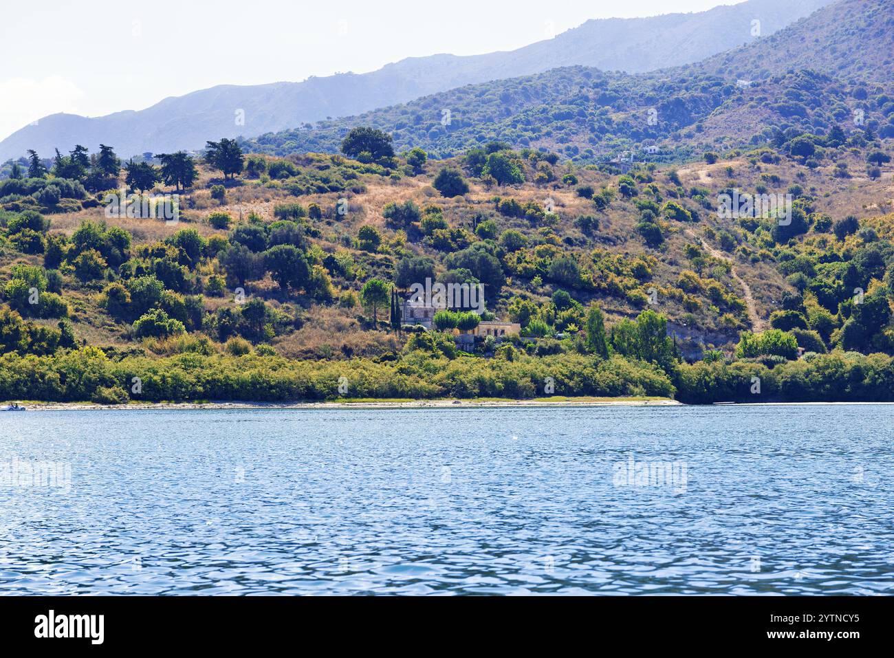 Lake Kournas on Crete and the mountains behind it Stock Photo - Alamy