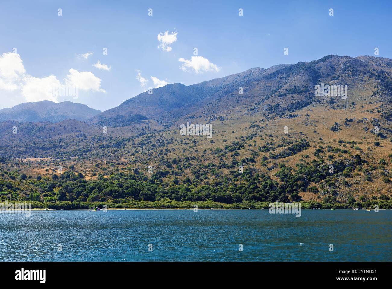 Lake Kournas on Crete and the mountains behind it Stock Photo - Alamy