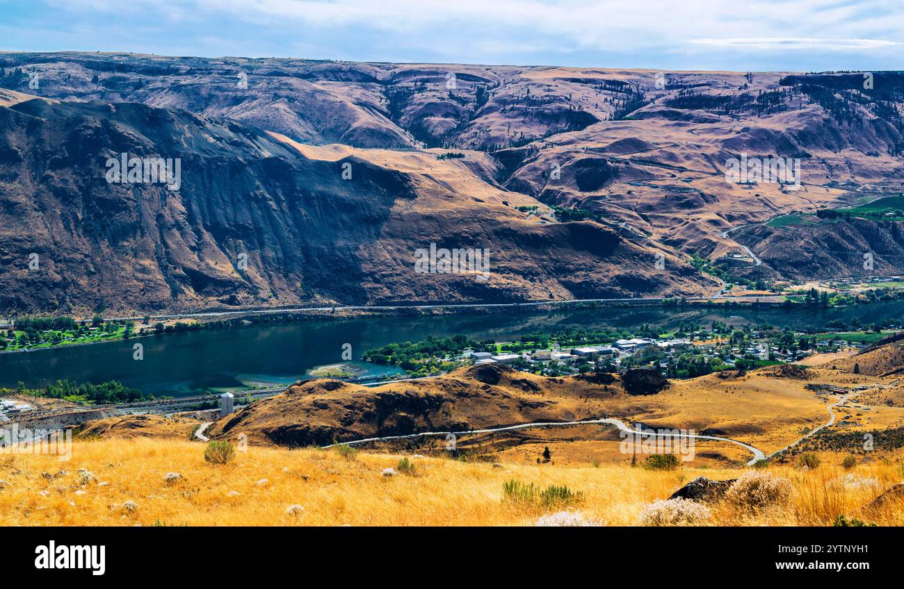Amazing Views of Columbia River from Elephant Head Trail, Lake Chelan ...