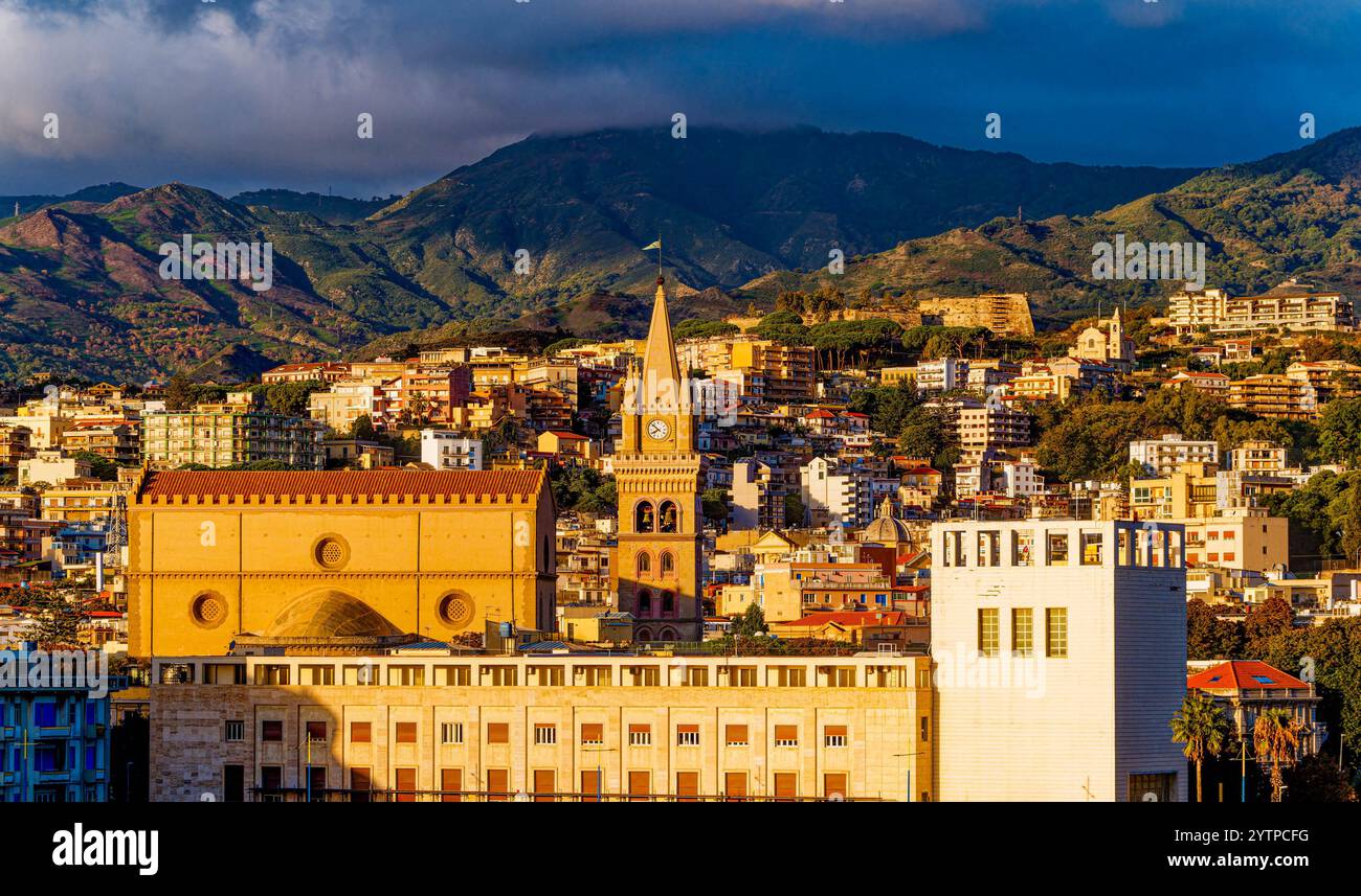 The bell tower of messina cathedral hi-res stock photography and images ...