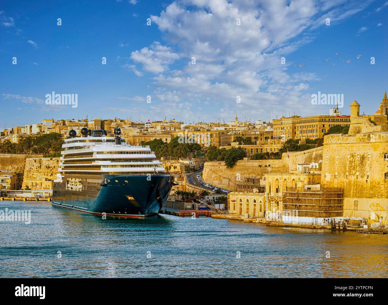 The ritz carlton yacht collection hi-res stock photography and images ...