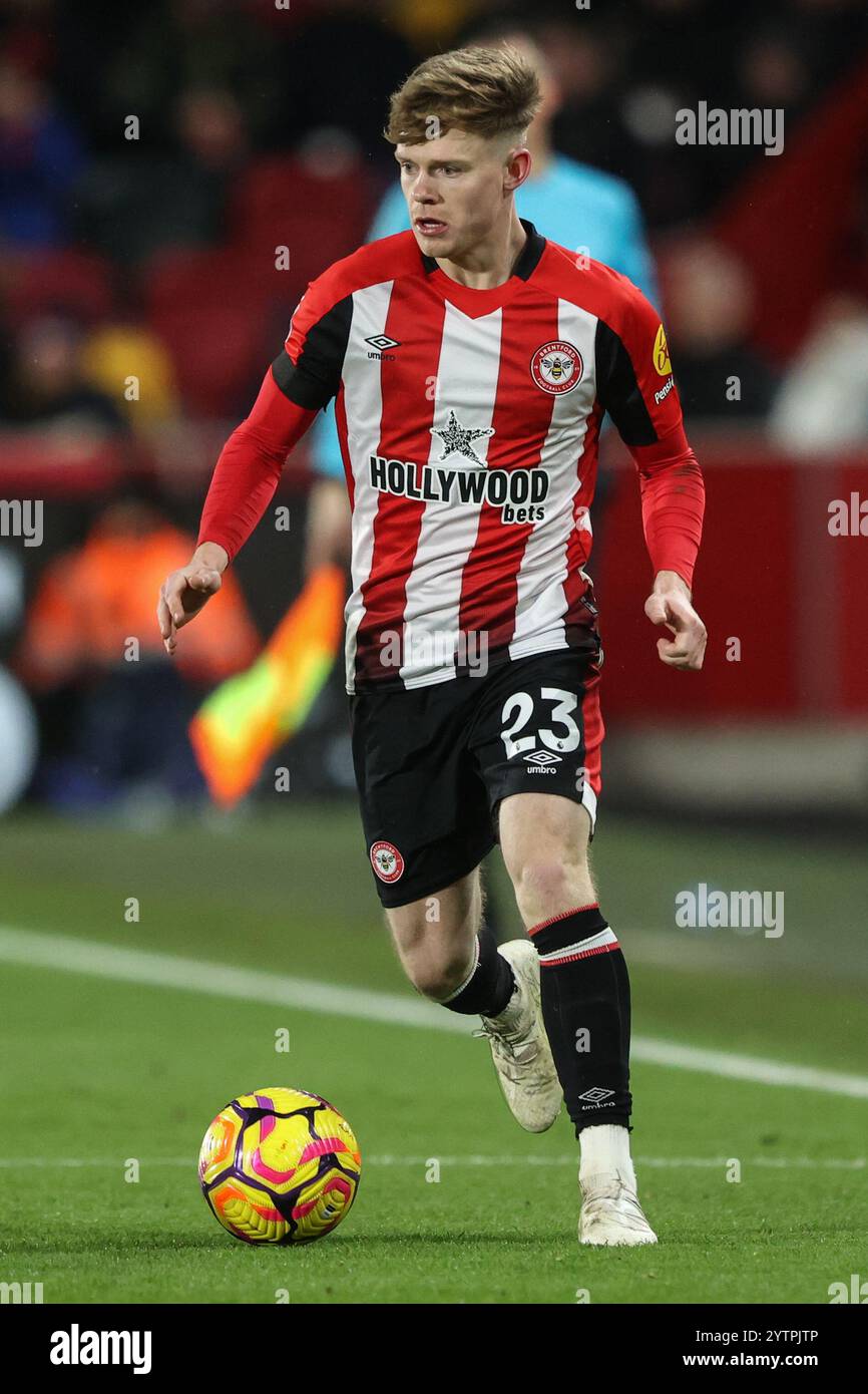 Keane Lewis-Potter of Brentford during the Premier League match ...