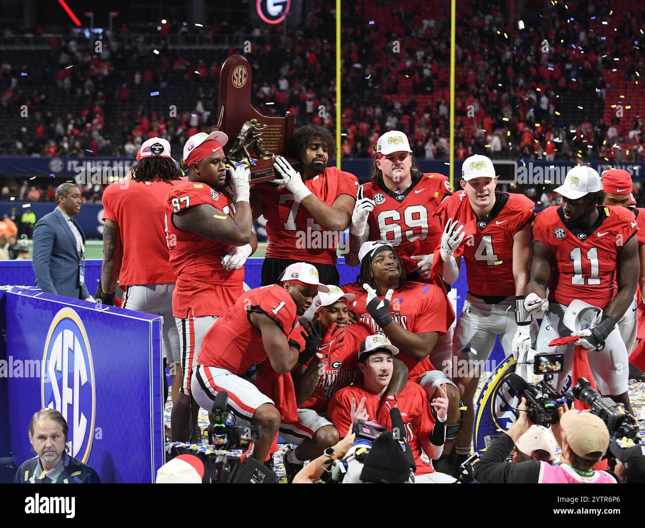 ATLANTA, GA - DECEMBER 07: The Georgia Bulldogs celebrate after the SEC ...
