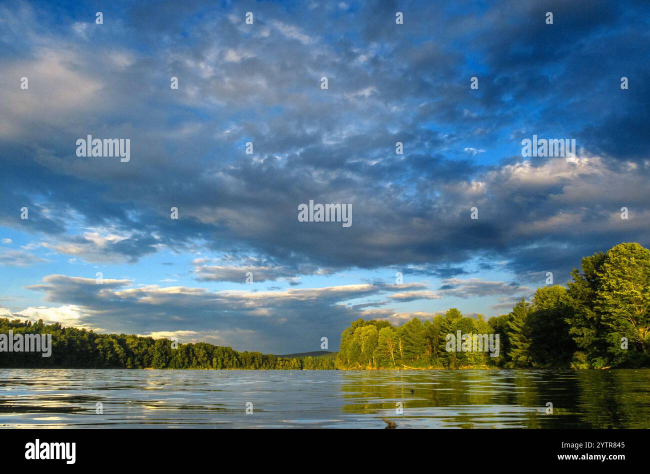 Late afternoon on Cowanesque lake Stock Photo - Alamy