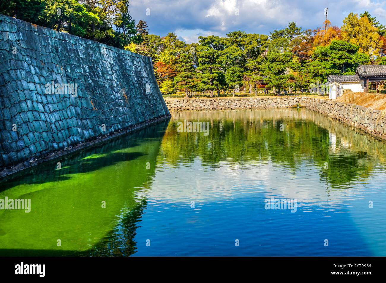 Colorful Inner Wall Moat Reflection Autumn Leaves Seiryu-en Garden ...