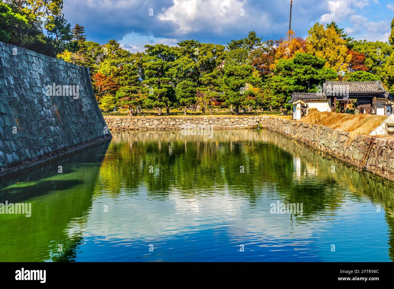 Colorful Inner Wall Moat Reflection Autumn Leaves Seiryu-en Garden ...