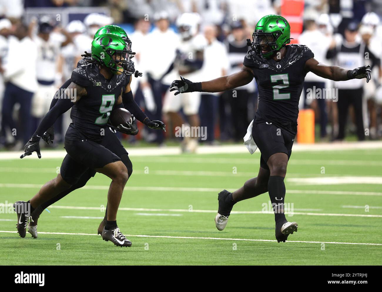 Indianapolis, United States. 07th Dec, 2024. Oregon Ducks Nikko Reed (9 ...