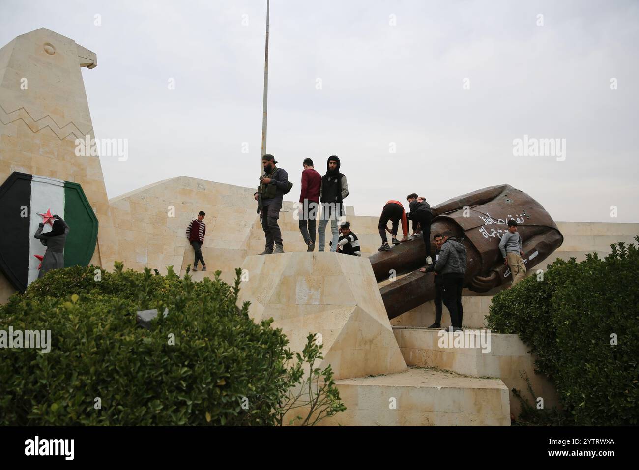 Bashar al assad statue damascus hi-res stock photography and images - Alamy