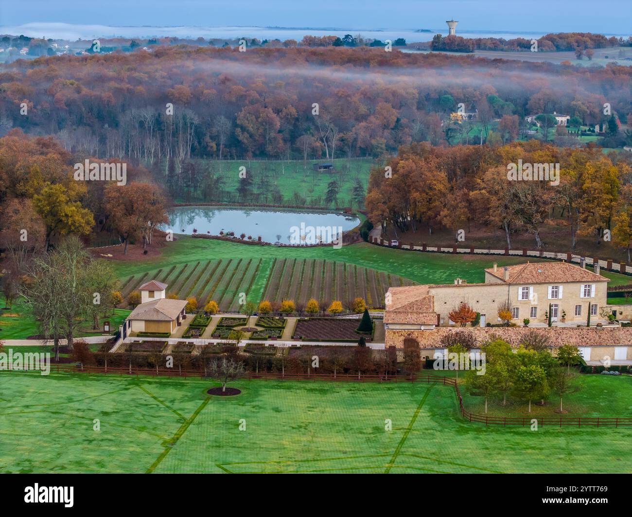Saint quentin de baron hi-res stock photography and images - Alamy