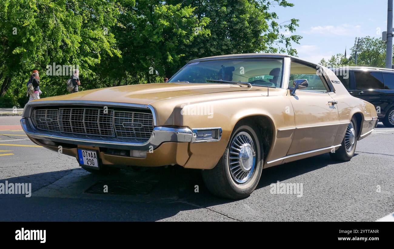 1968 ford thunderbird hi-res stock photography and images - Alamy