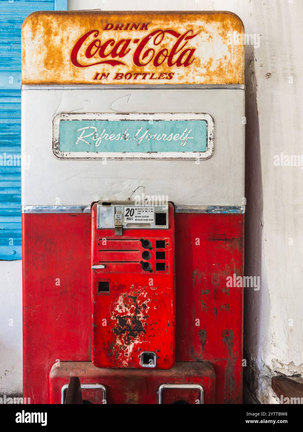 Vintage Coca-Cola Machine with Greek Island Mural Stock Photo - Alamy