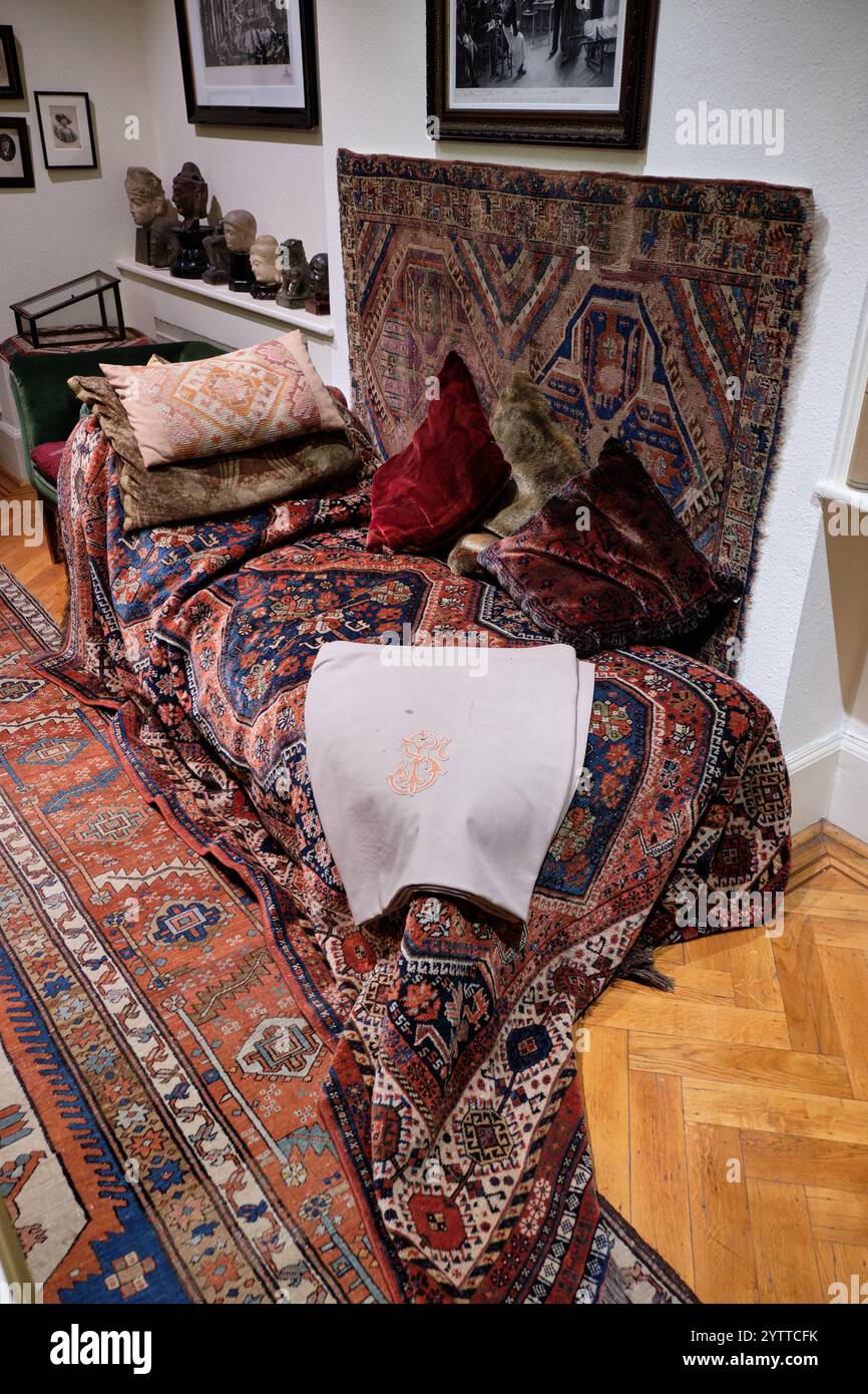 The couch of Sigmund Freud in his office in his London house where his ...