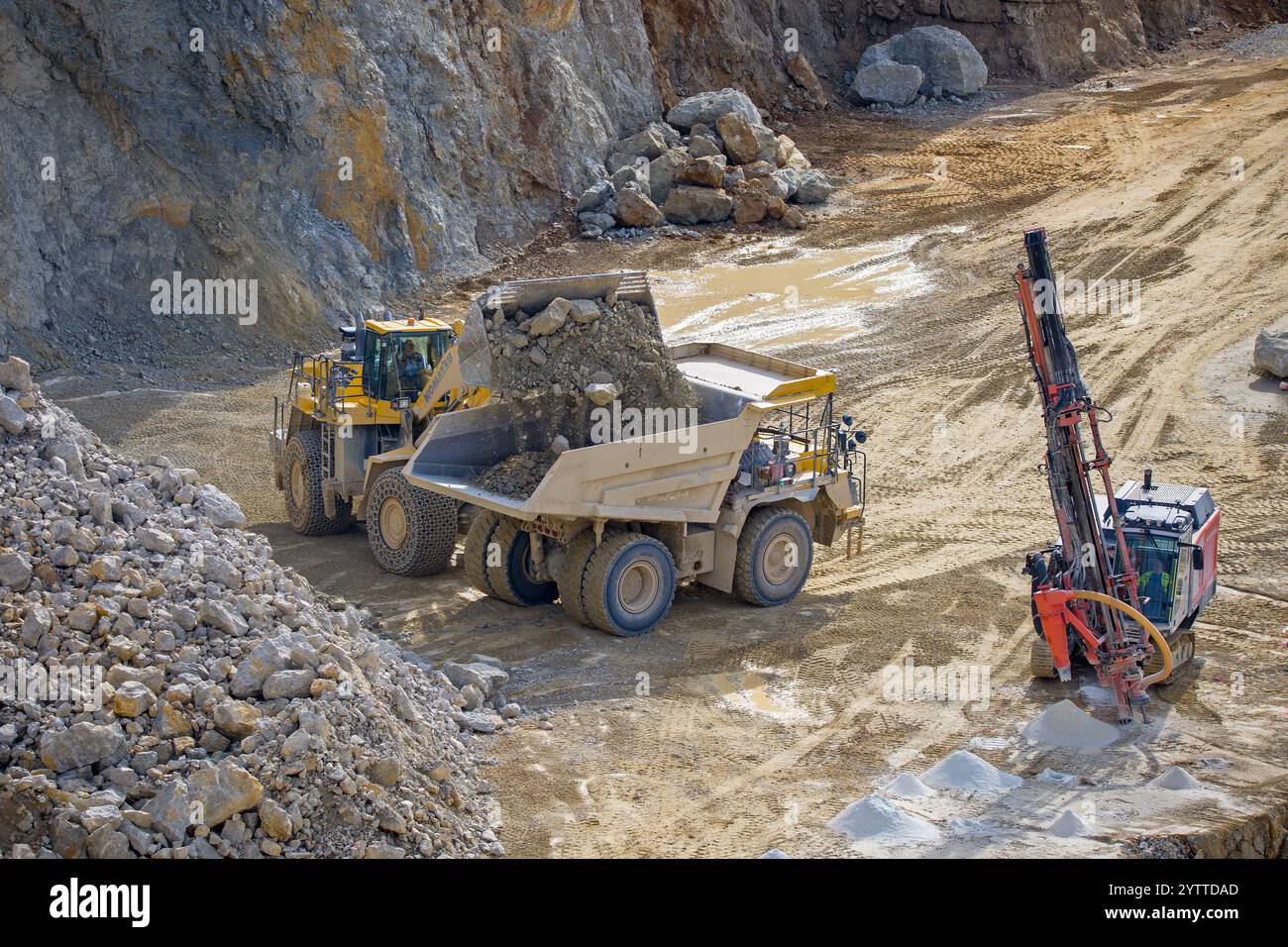 Mining vehicles hi-res stock photography and images - Alamy