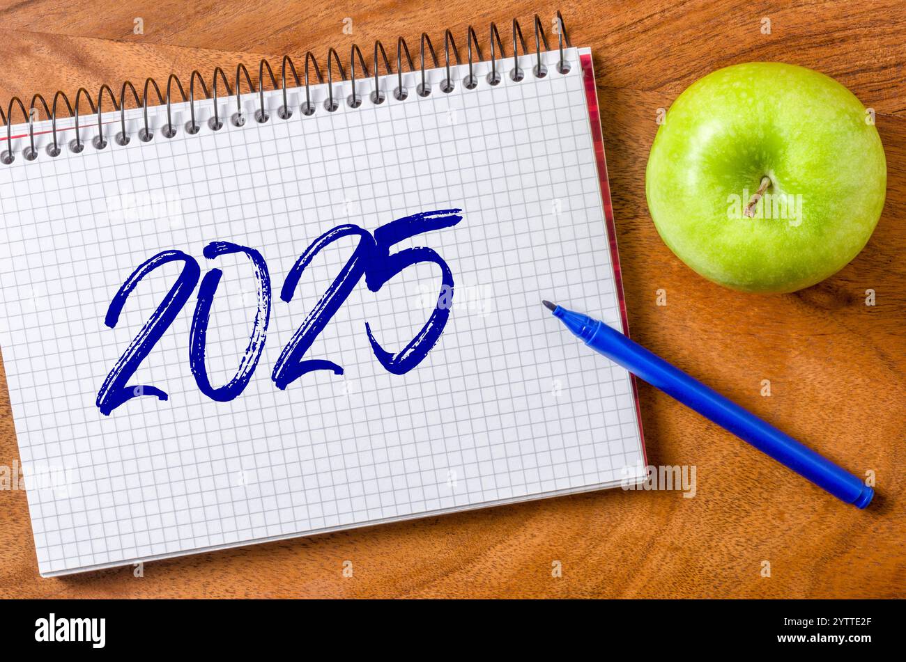 Notepad 2025 calendar new hi-res stock photography and images - Alamy