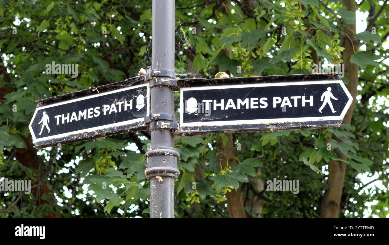 London downtown sign hi-res stock photography and images - Alamy