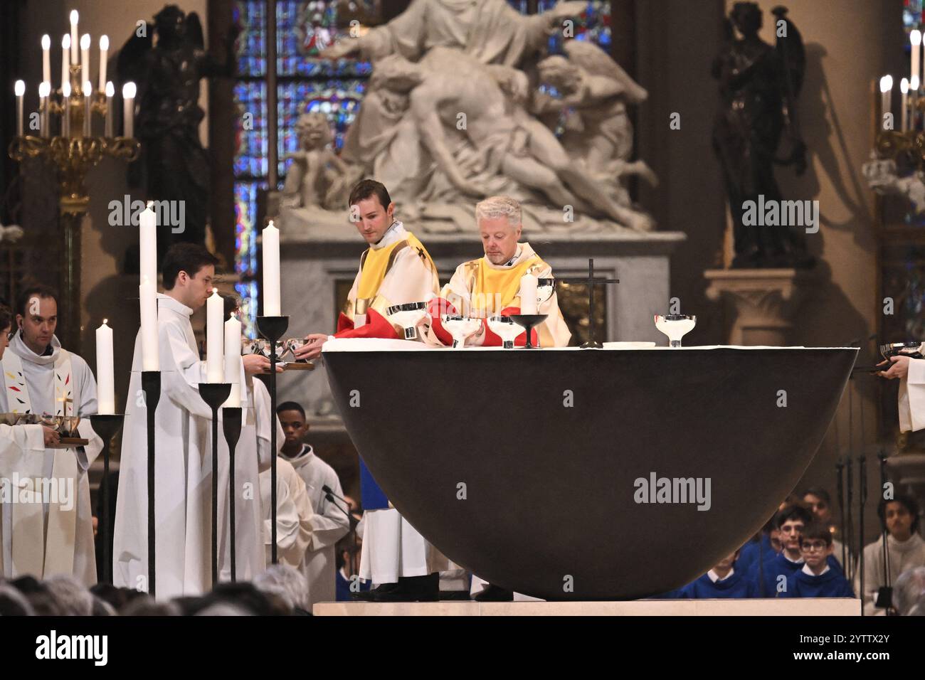 The Archbishop of Paris Laurent Ulrich during the first mass for the ...