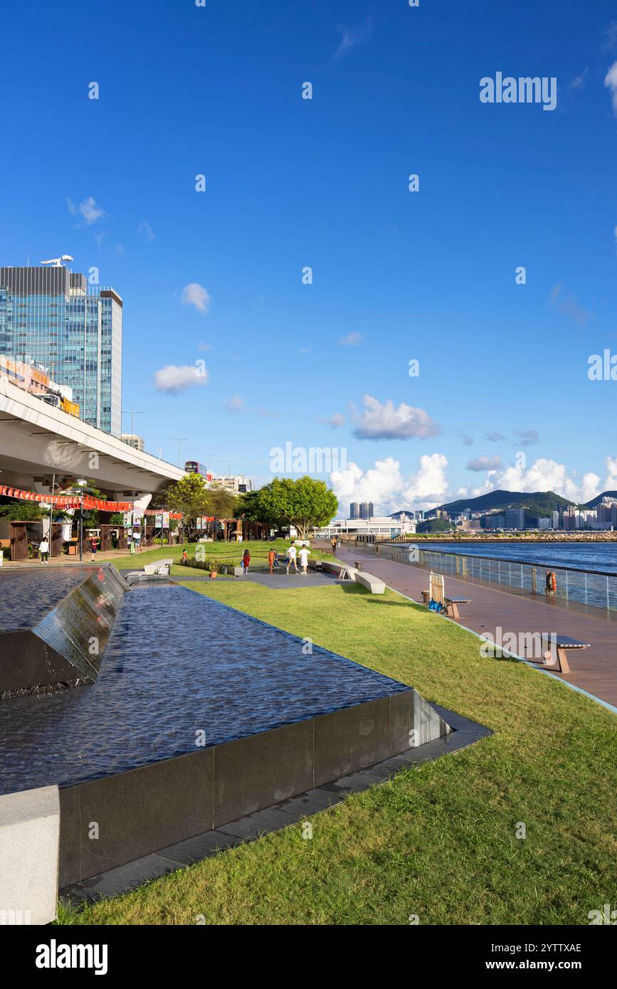 Kwun Tong promenade, Kowloon, Hong Kong Stock Photo - Alamy