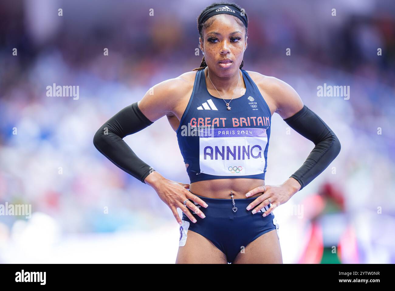 Amber Anning participating in the 400 meters at the Paris 2024 Olympic ...