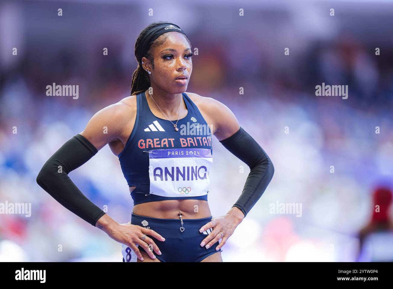 Amber Anning participating in the 400 meters at the Paris 2024 Olympic ...