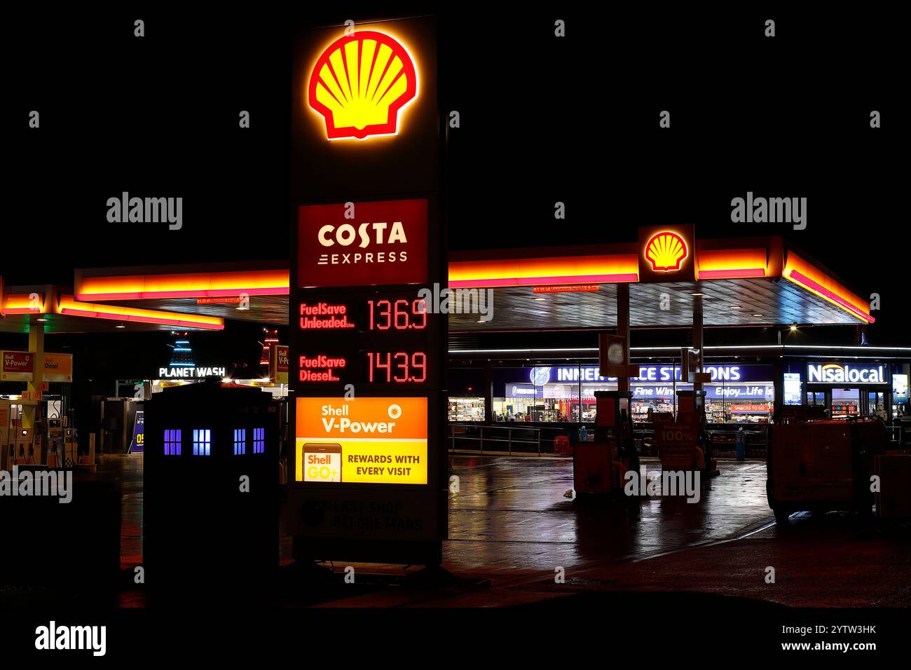 Tardis film prop replica hi-res stock photography and images - Alamy