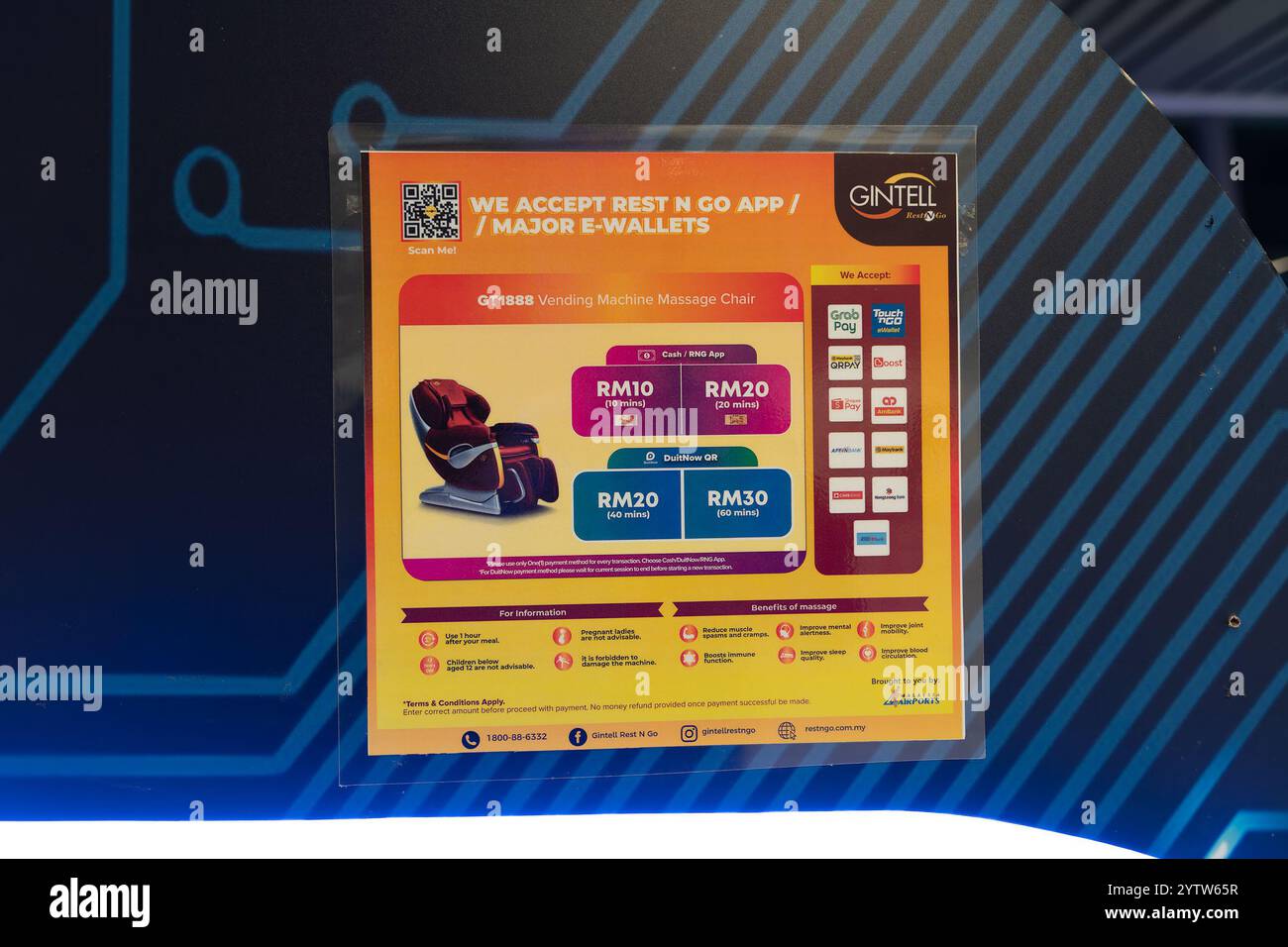 KUALA LUMPUR, MALAYSIA - NOVEMBER 21, 2023: pricing for vending machine ...