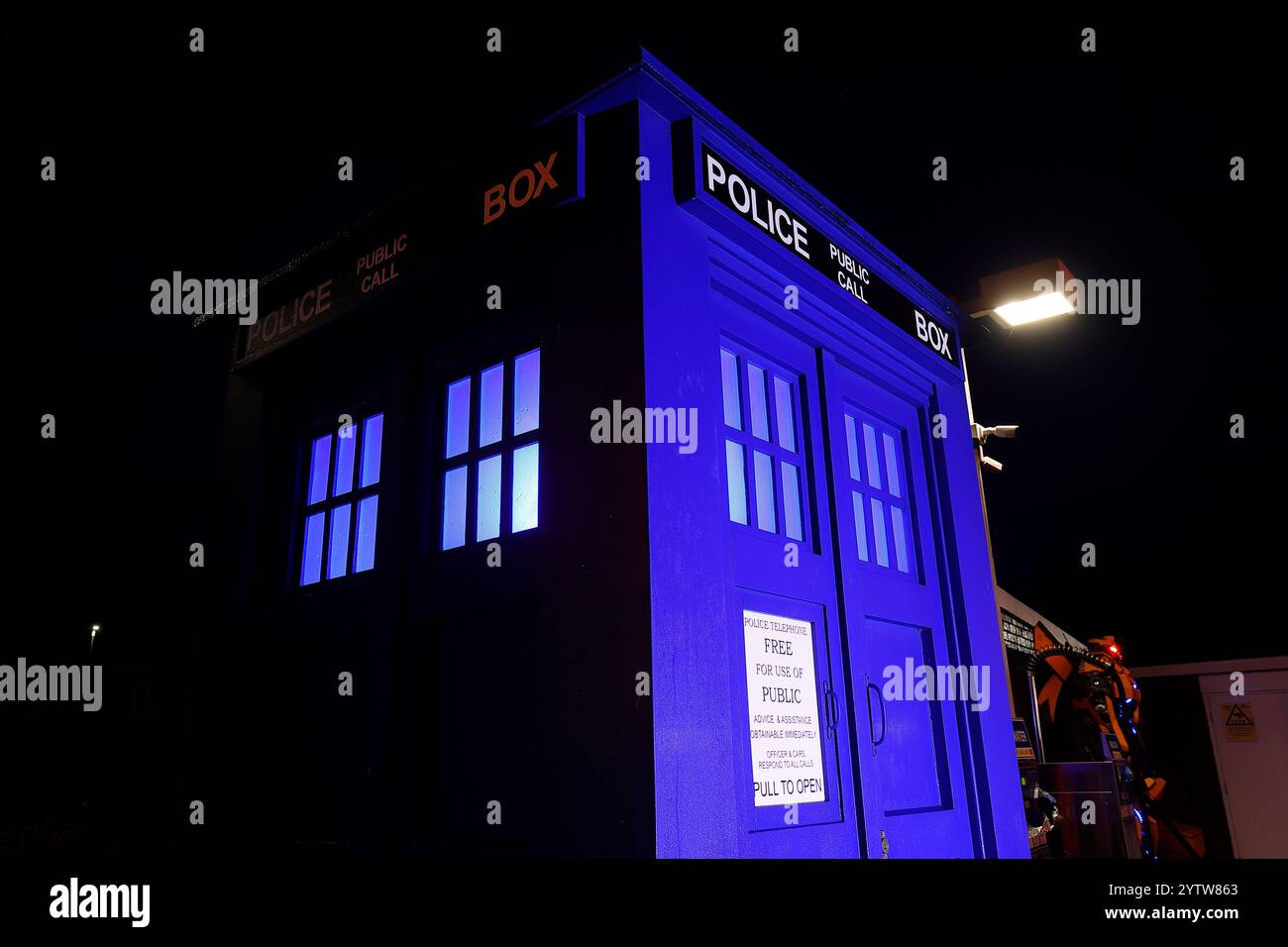 Tardis film prop replica hi-res stock photography and images - Alamy