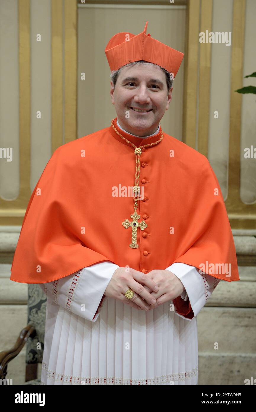 VATICAN- REL- 07 Dec 2024 Apostolic Palace - Hall of Blessing His ...