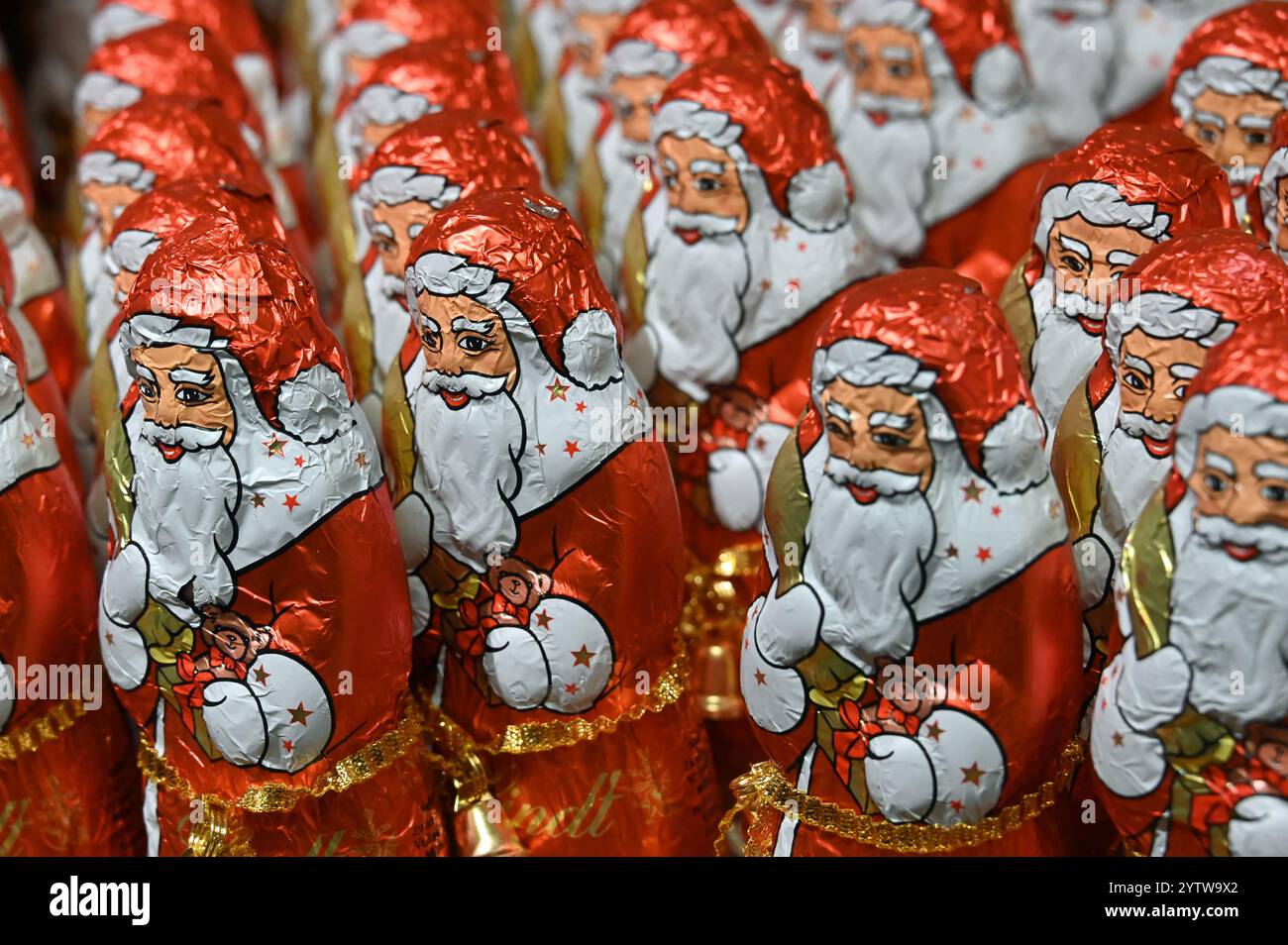 Lindt brand hi-res stock photography and images - Alamy