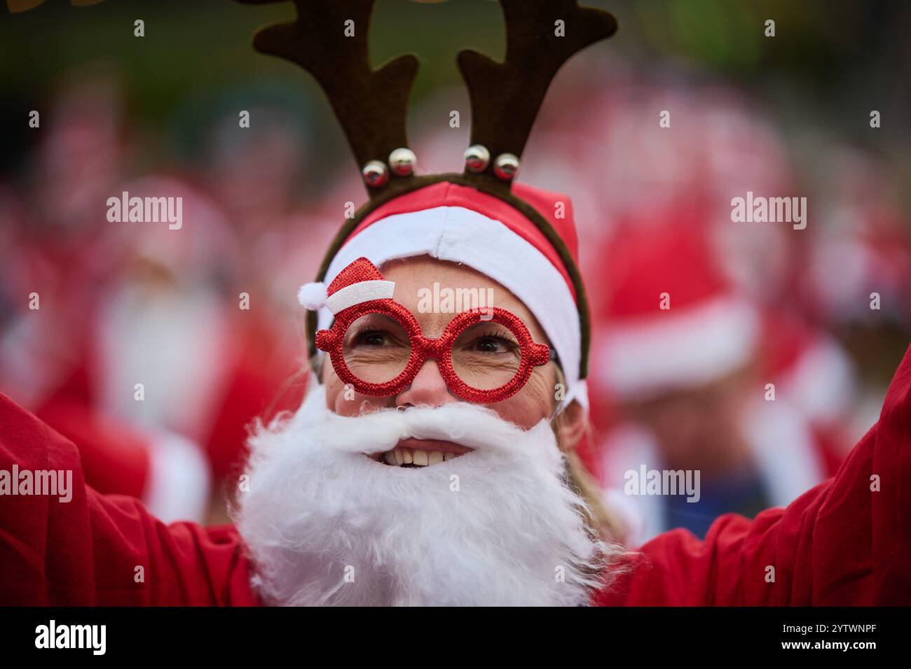 Edinburgh Scotland, UK 08 December 2024. The Edinburgh Santa Fun Run ...