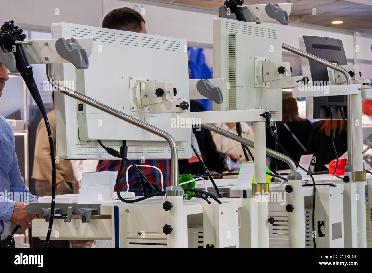 People watch the screen of medical monitors Stock Photo - Alamy