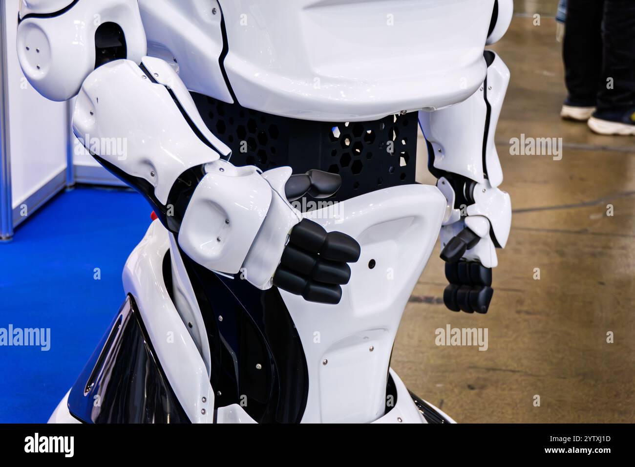 A robot's hand extended for a handshake Stock Photo - Alamy