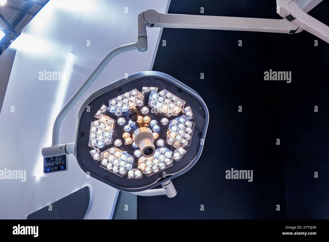 LED surgical lamp. Lighting unit for the operating room Stock Photo - Alamy
