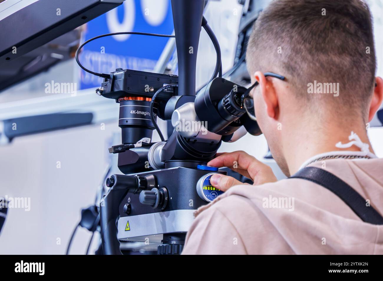 Focus adjustment microscope hi-res stock photography and images - Alamy