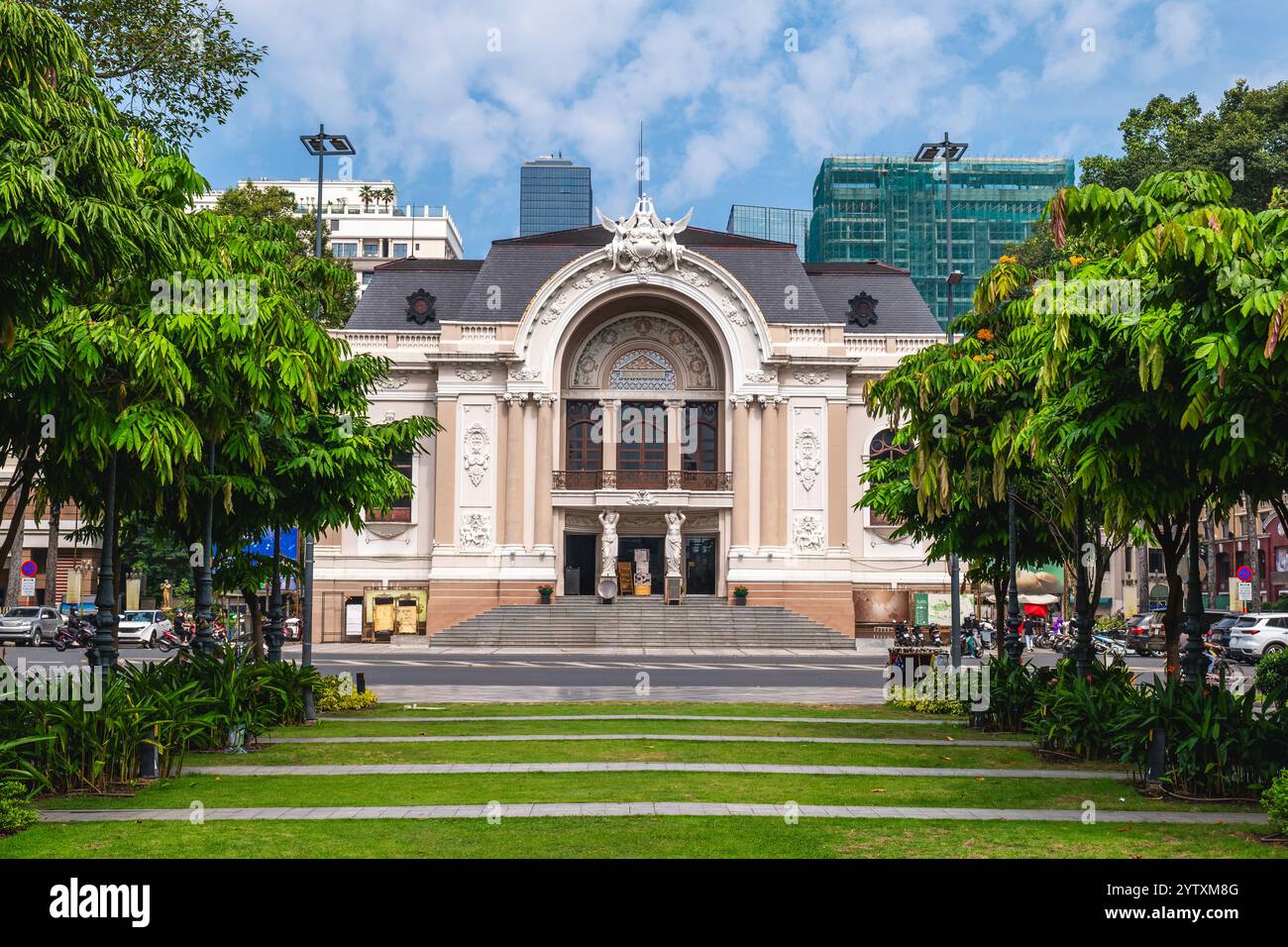 Vietnam park by opera house hi-res stock photography and images - Alamy