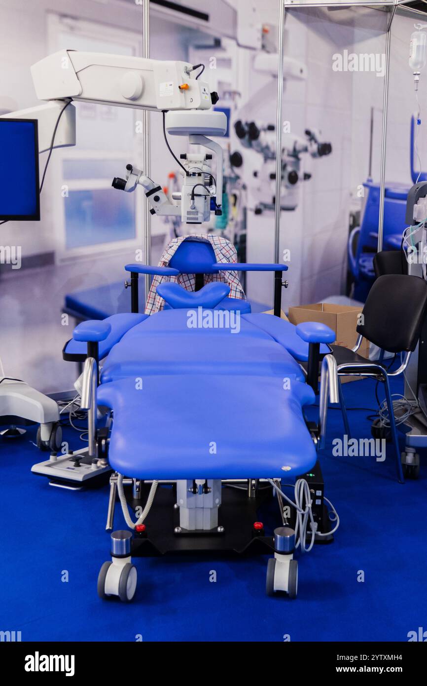 Corneal microscope hi-res stock photography and images - Alamy