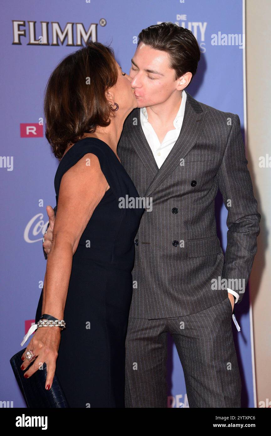 Claudia Obert und Max Suhr bei der Verleihung der Reality Awards 2024 ...