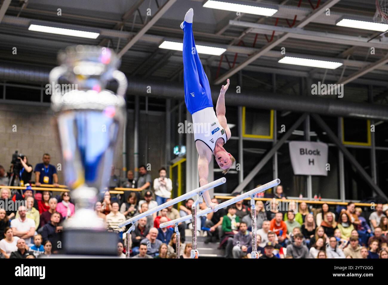 07 December 2024, Saarland, Saarbrücken: Gymnastics: DTL final 2024 ...
