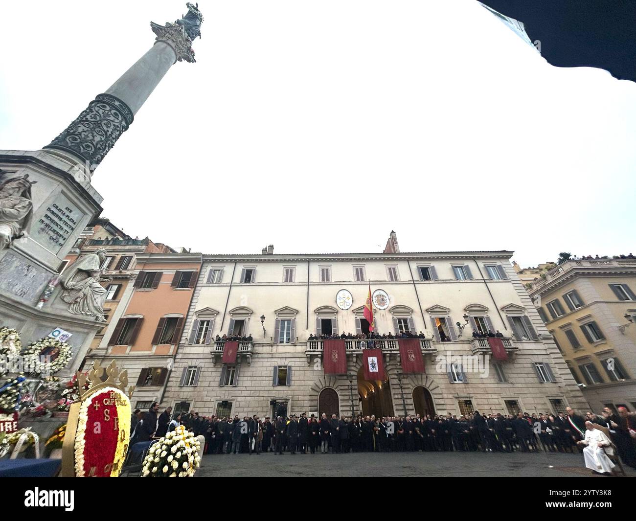 Pope Francis prays in front of the Marian monument of the Column of the ...