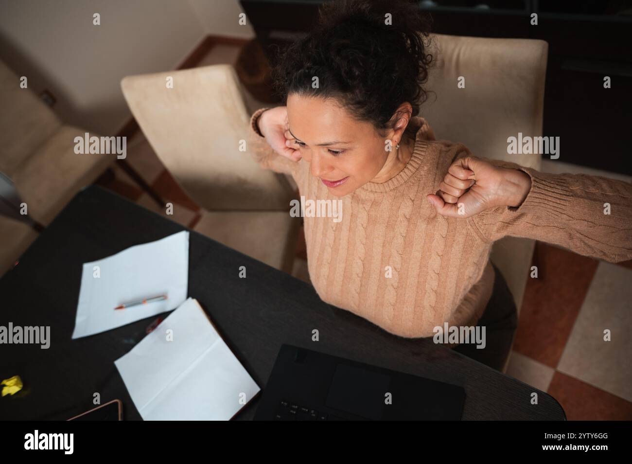 Employee stretching taking break desk hi-res stock photography and ...