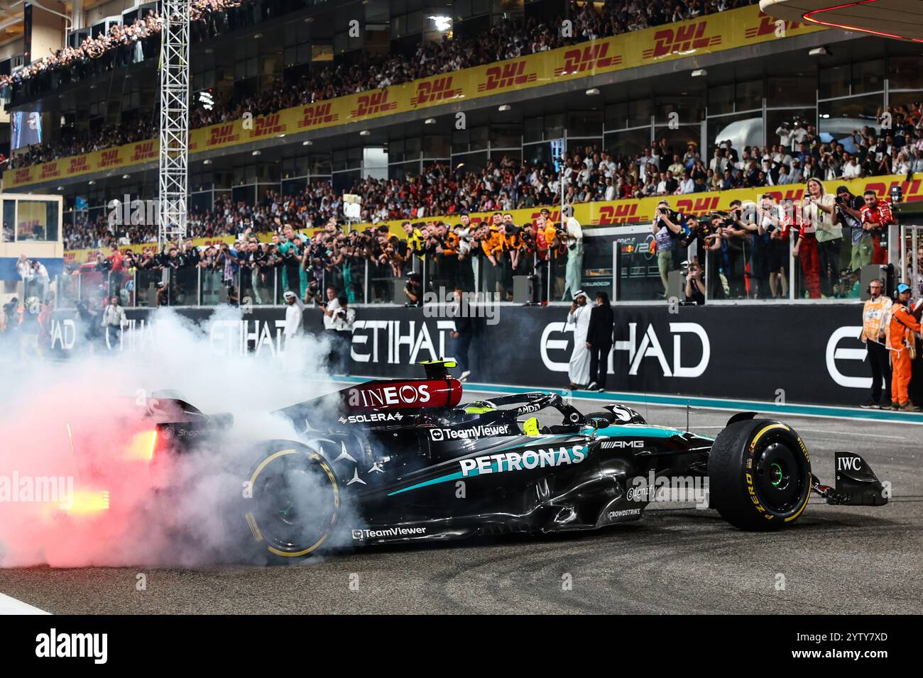 Abu Dhabi, Abu Dhabi. 08th Dec, 2024. Fourth placed Lewis Hamilton (GBR ...